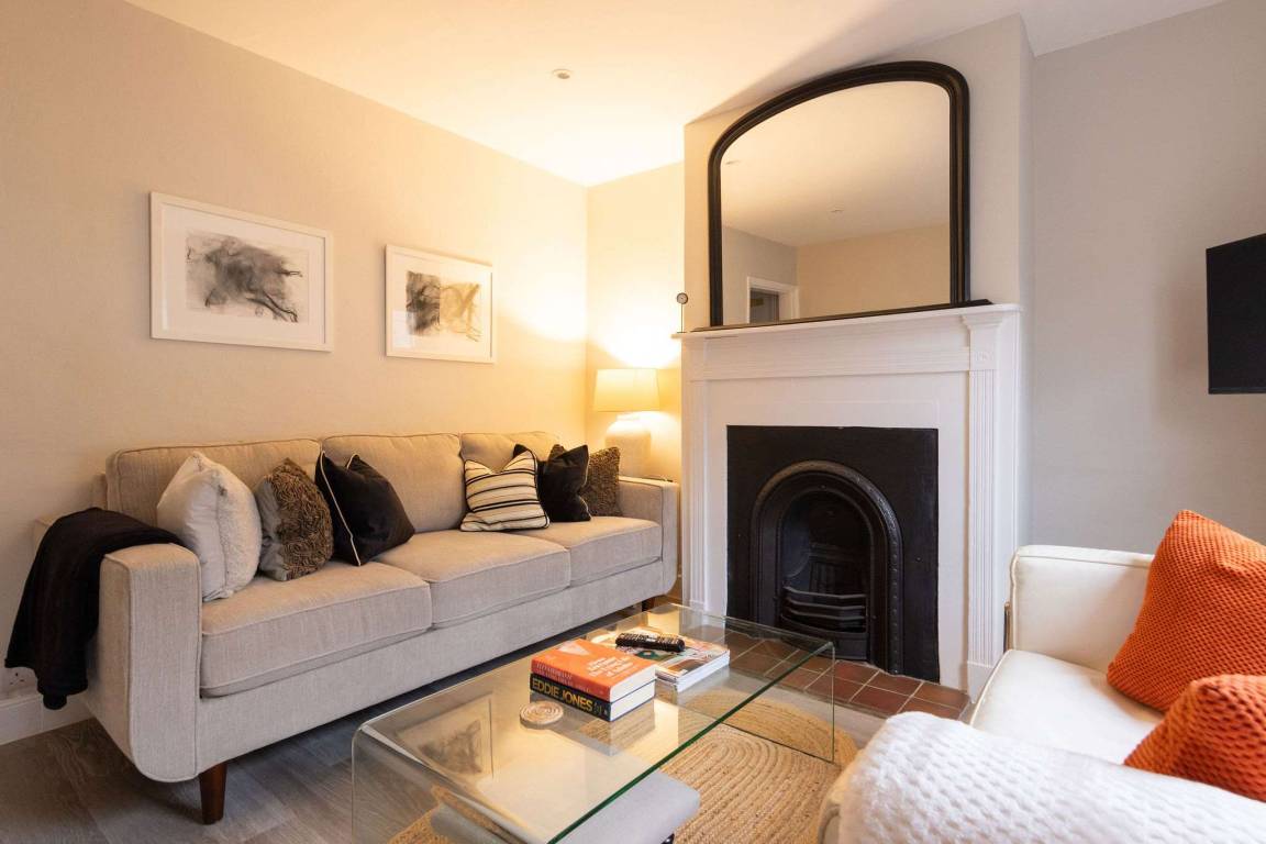 79 M² House ∙ 2 Bedrooms ∙ 5 Guests - South Downs