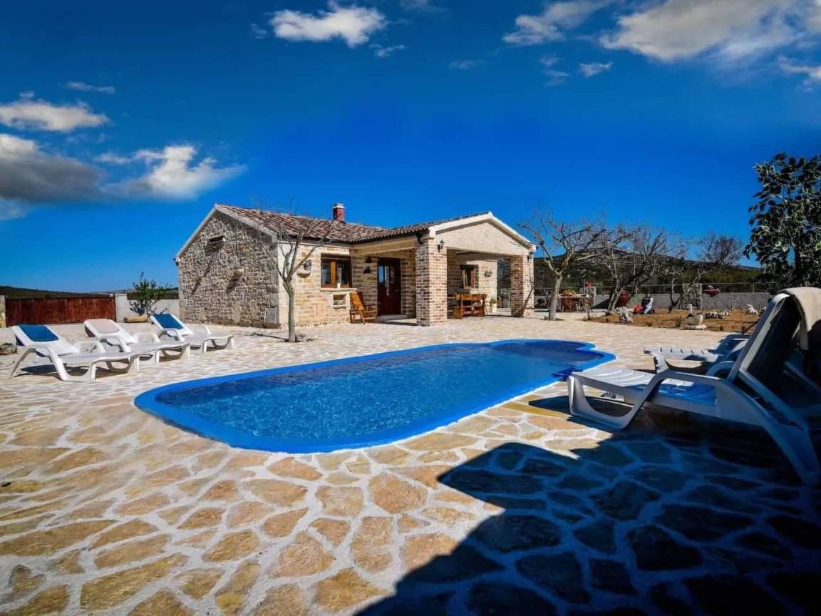 110 M² House ∙ 3 Bedrooms ∙ 8 Guests - Murter-Kornati
