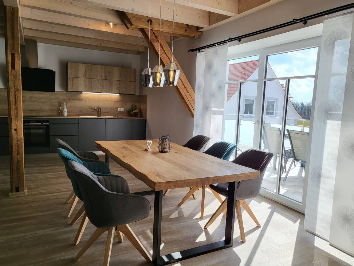 Ferienwohnung ∙ 3 Schlafzimmer ∙ 6 Gäste - Feuchtwangen