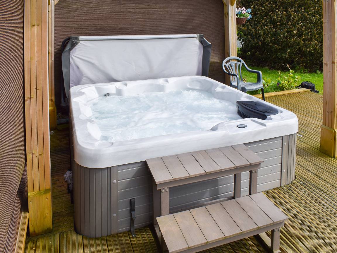 Cottage ∙ 6 Bedrooms ∙ 14 Guests - Kent