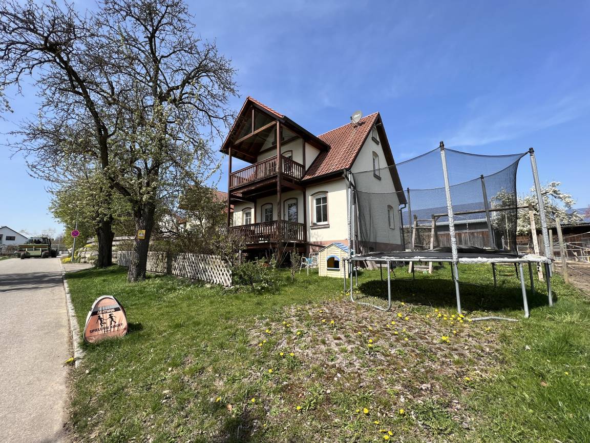 90 M² House ∙ 4 Bedrooms ∙ 7 Guests - Aalen