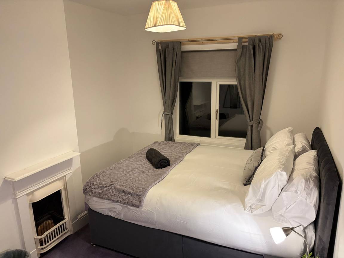 House ∙ 2 Bedrooms ∙ 4 Guests - Wolverhampton