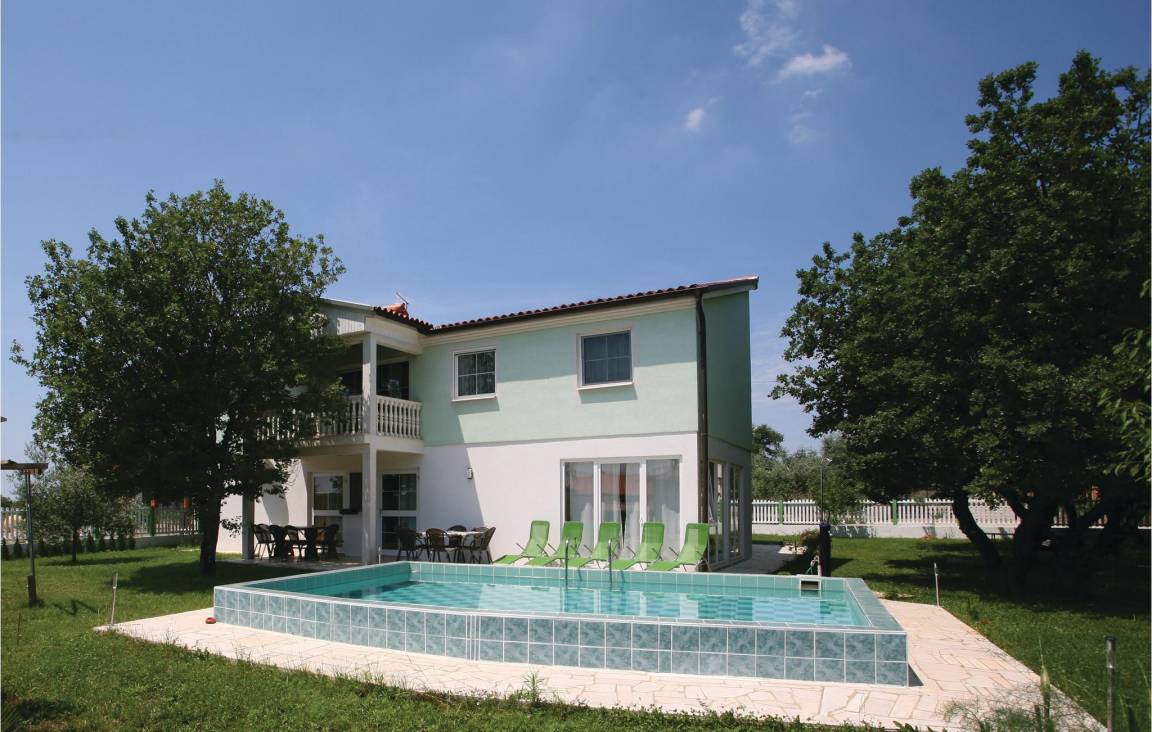 205 M² House ∙ 7 Bedrooms ∙ 12 Guests - Korte