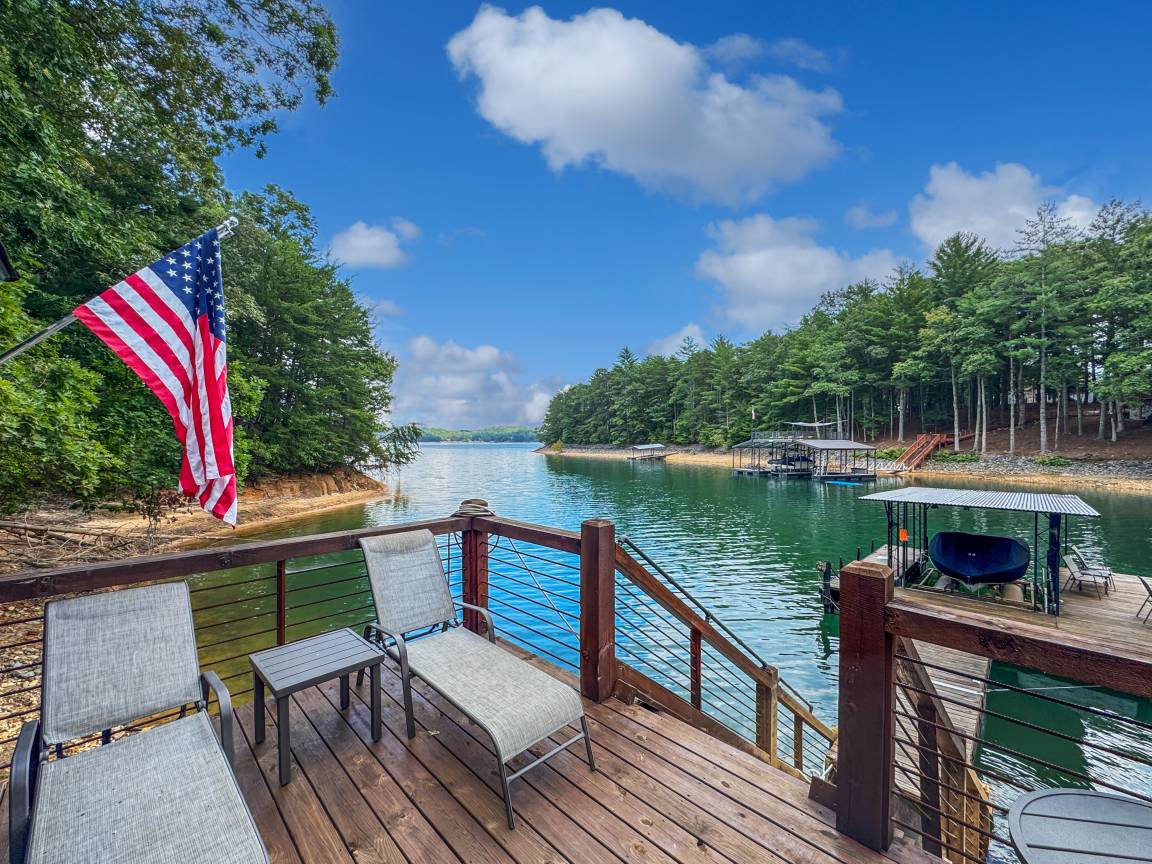 Cabin ∙ 7 Bedrooms ∙ 16 Guests - Blue Ridge, GA