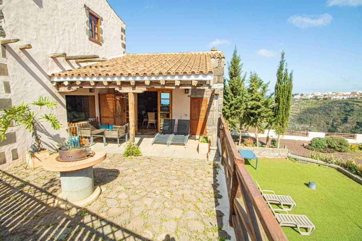 200 M² Huis ∙ 3 Slaapkamers ∙ 7 Gasten - Moya