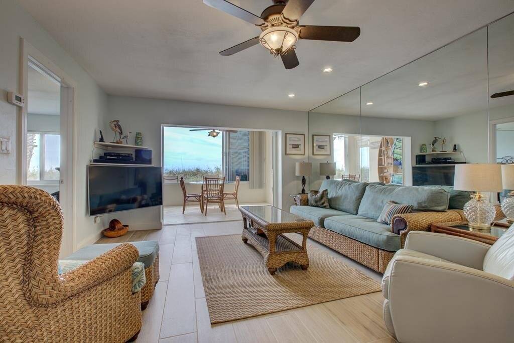 Condo ∙ 2 Bedrooms ∙ 4 Guests - Venice, FL