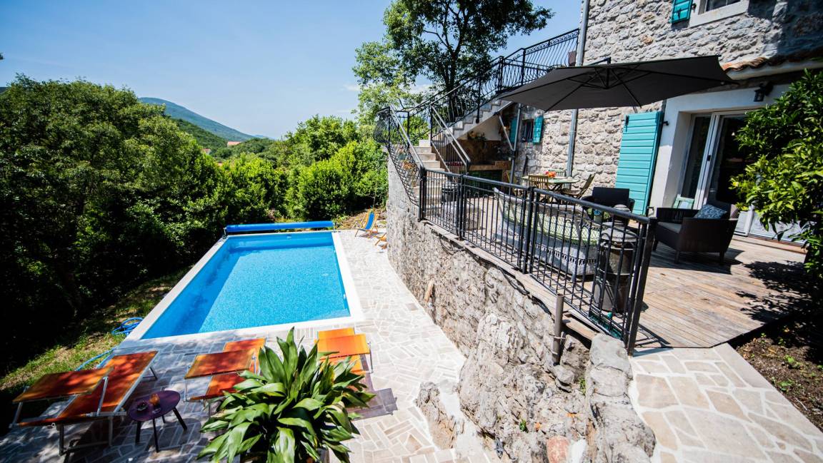 200 M² Villa ∙ 3 Bedrooms ∙ 6 Guests - Kotor