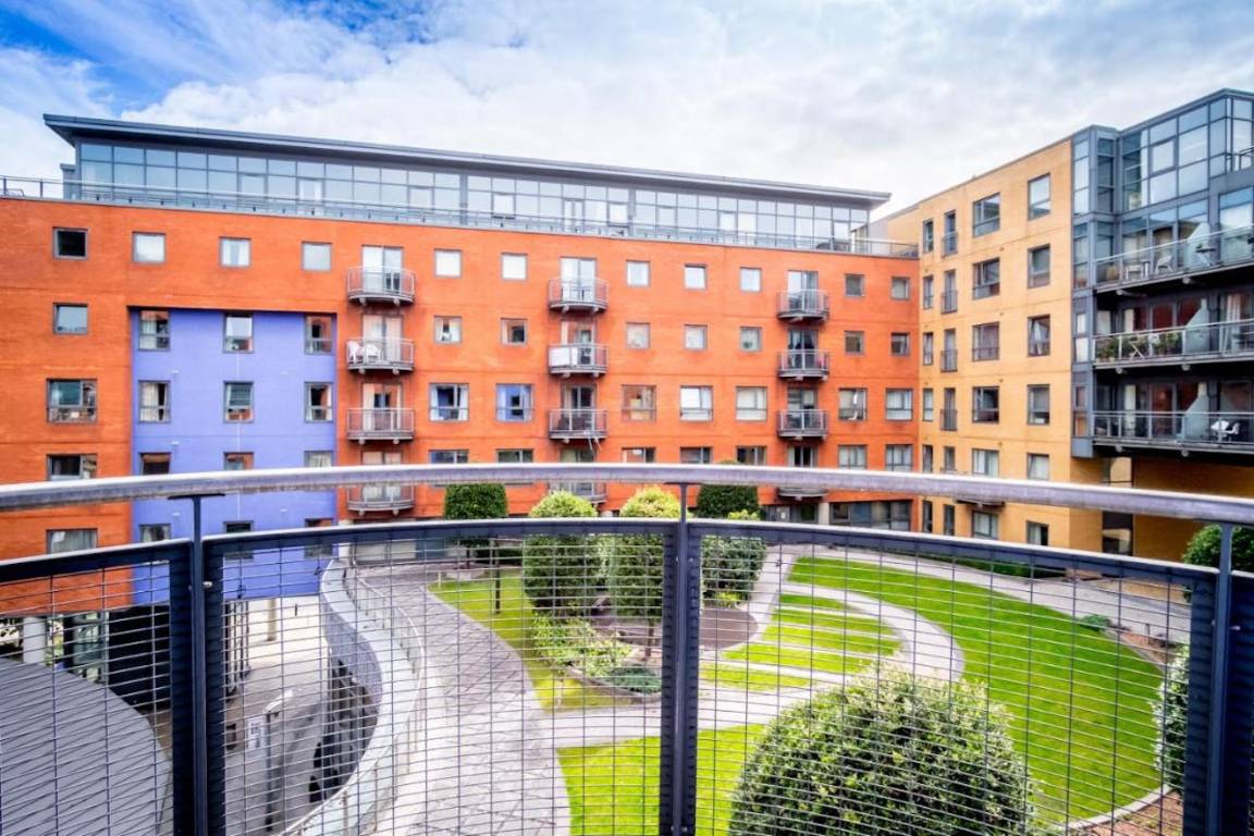 115 M² Apartment ∙ 2 Bedrooms ∙ 4 Guests - Sheffield