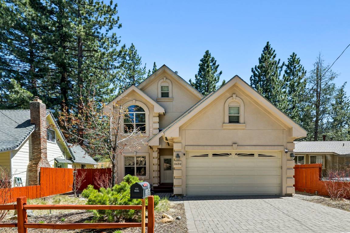 174 M² House ∙ 4 Bedrooms ∙ 8 Guests - South Lake Tahoe, CA