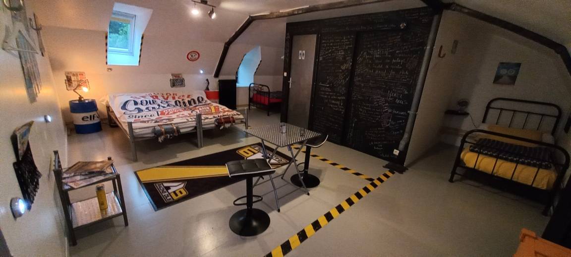 37 M² Chambre D'hôtes ∙ 1 Chambre ∙ 6 Personnes - Mauriac