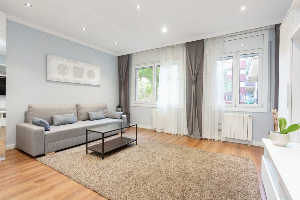 60 M² Apartamento ∙ 2 Habitaciones ∙ 4 Huéspedes - Barberà del Vallès