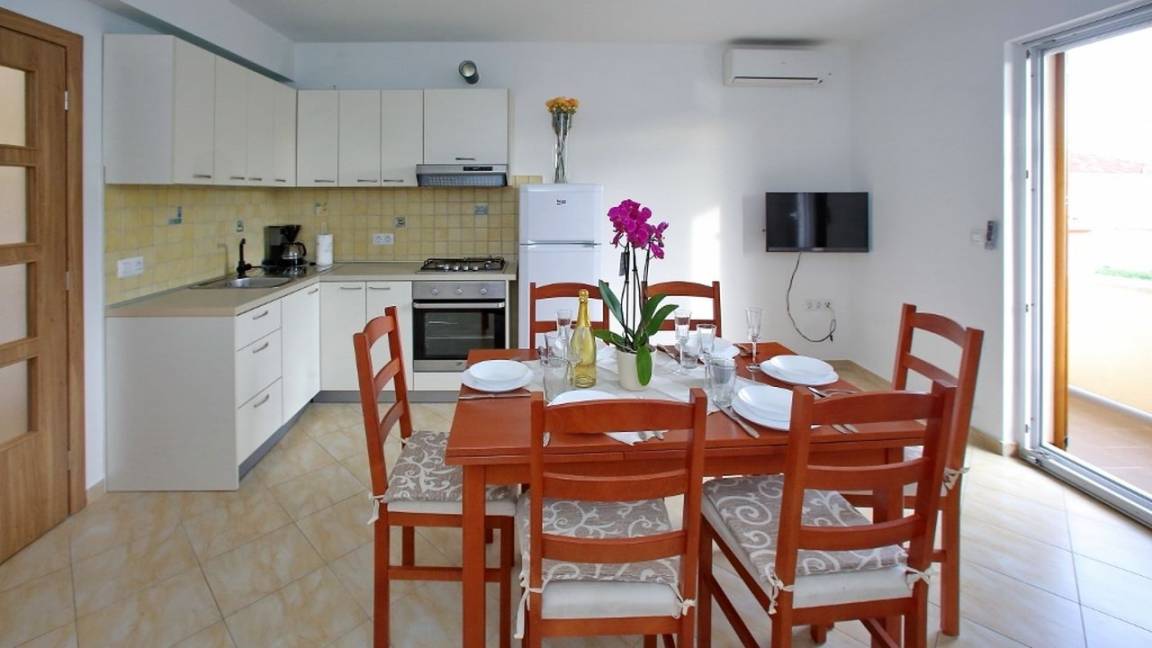 56 M² Apartment ∙ 3 Bedrooms ∙ 7 Guests - Bibinje