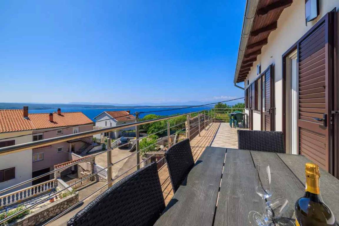 60 M² Apartment ∙ 3 Bedrooms ∙ 6 Guests - Crikvenica