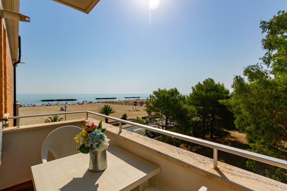63 M² House ∙ 2 Bedrooms ∙ 5 Guests - Fermo