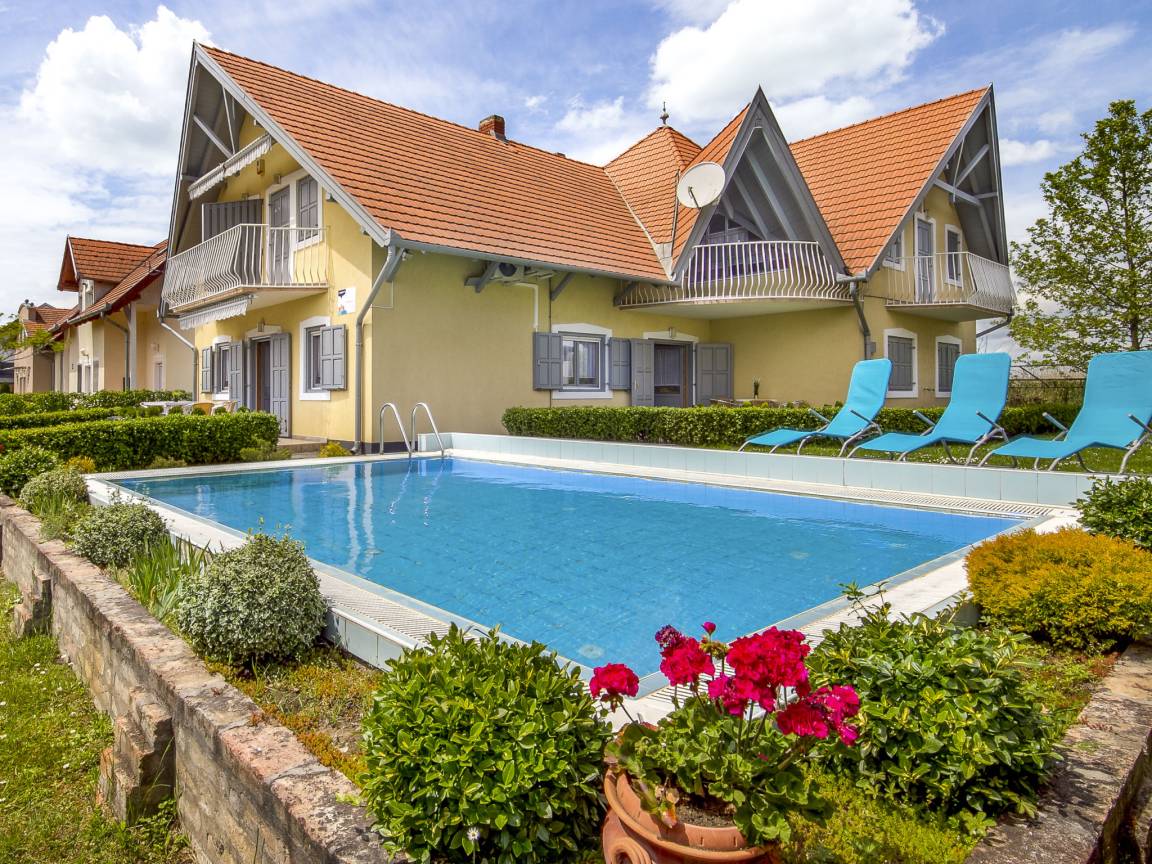 45 M² Ferienwohnung ∙ 1 Schlafzimmer ∙ 4 Gäste - Balatonmáriafürdő