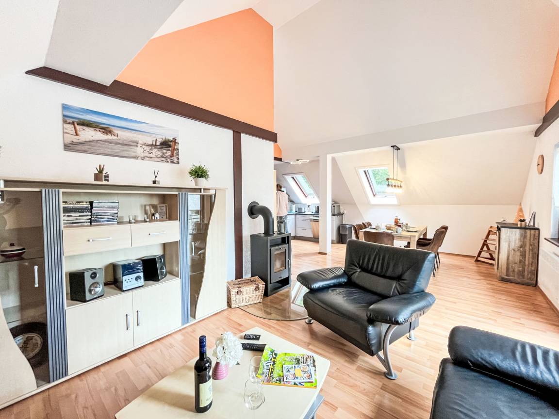 75 M² Ferienwohnung ∙ 2 Schlafzimmer ∙ 4 Gäste - Frankenau