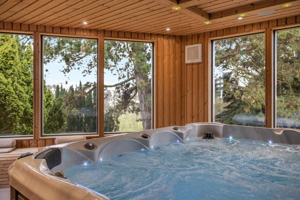 Cottage ∙ 14 Bedrooms ∙ 28 Guests - North Wales