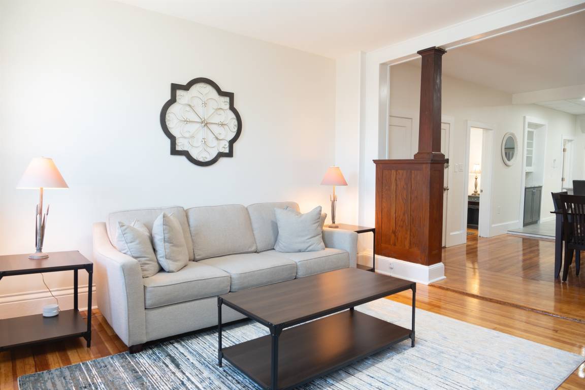 93 M² Apartment ∙ 2 Bedrooms ∙ 4 Guests - Troy, NY