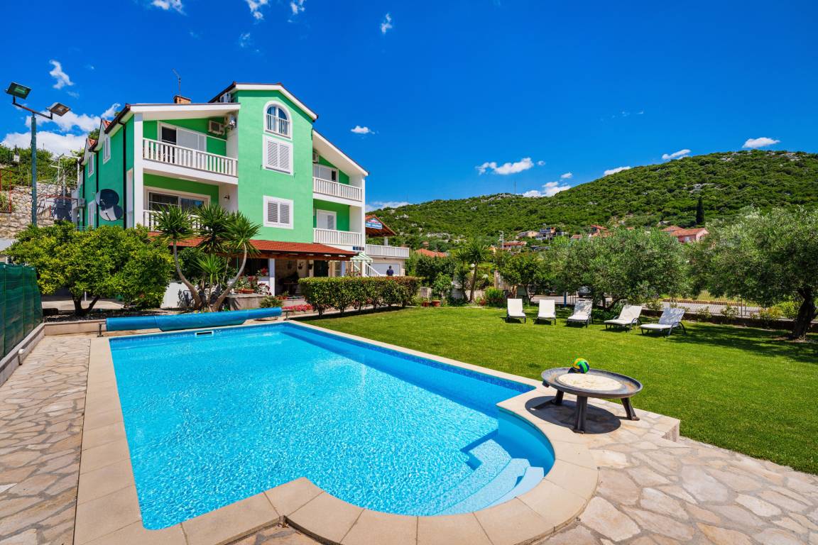 400 M² House ∙ 13 Bedrooms ∙ 30 Guests - Ploče