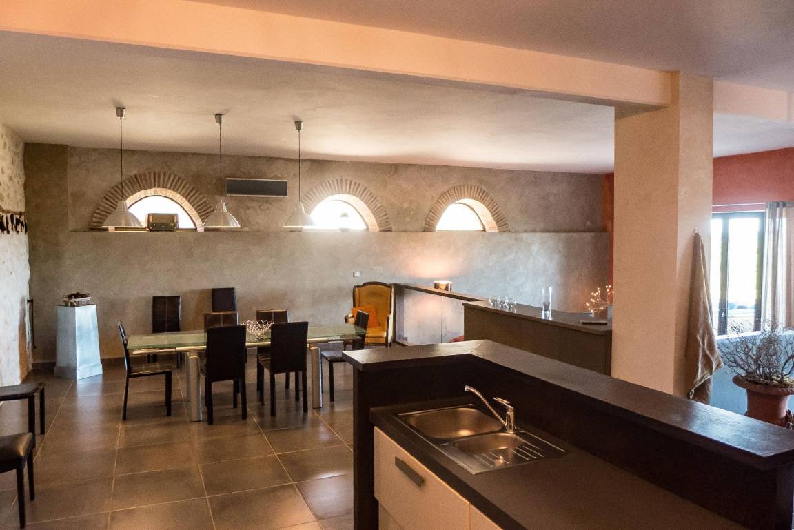750 M² Casa ∙ 12 Habitaciones ∙ 24 Huéspedes - Aude