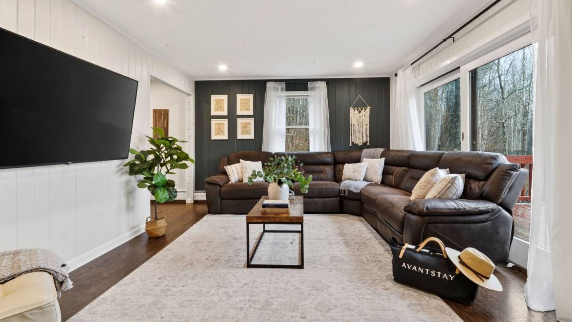 329 M² Huis ∙ 6 Slaapkamers ∙ 18 Gasten - Hunter, NY