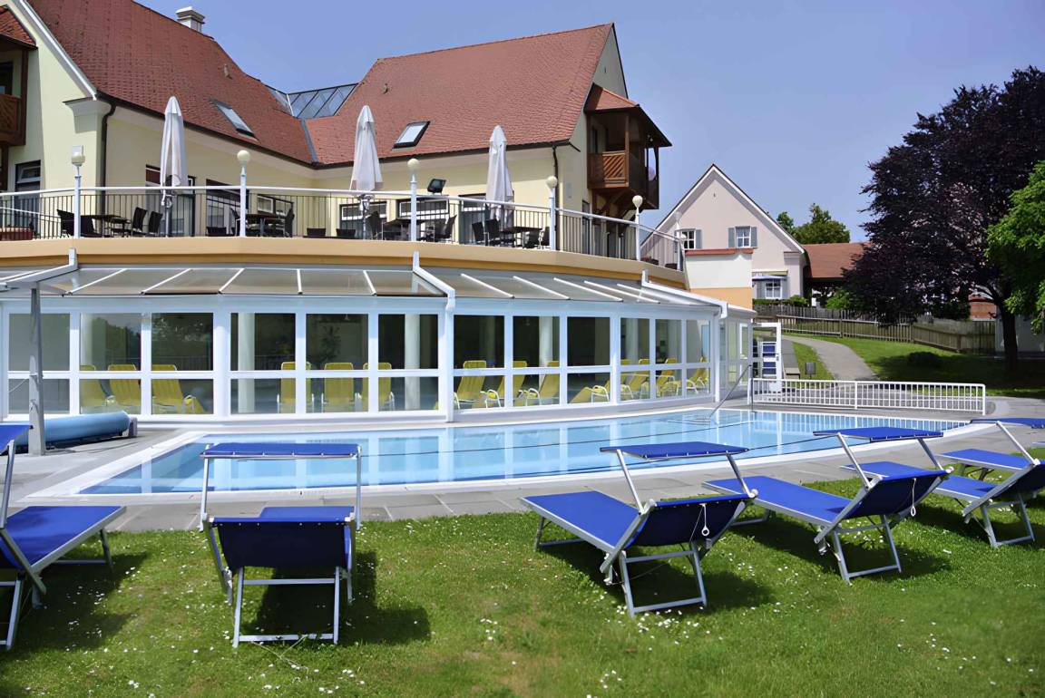 56 M² Ferienwohnung ∙ 1 Schlafzimmer ∙ 4 Gäste - Bad Waltersdorf