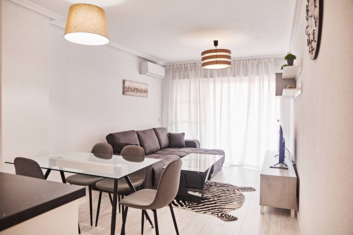 57 M² Apartamento ∙ 1 Habitación ∙ 4 Huéspedes - Torrevieja