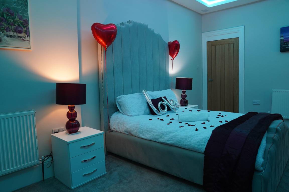 75 M² Apartment ∙ 2 Bedrooms ∙ 4 Guests - Bradford