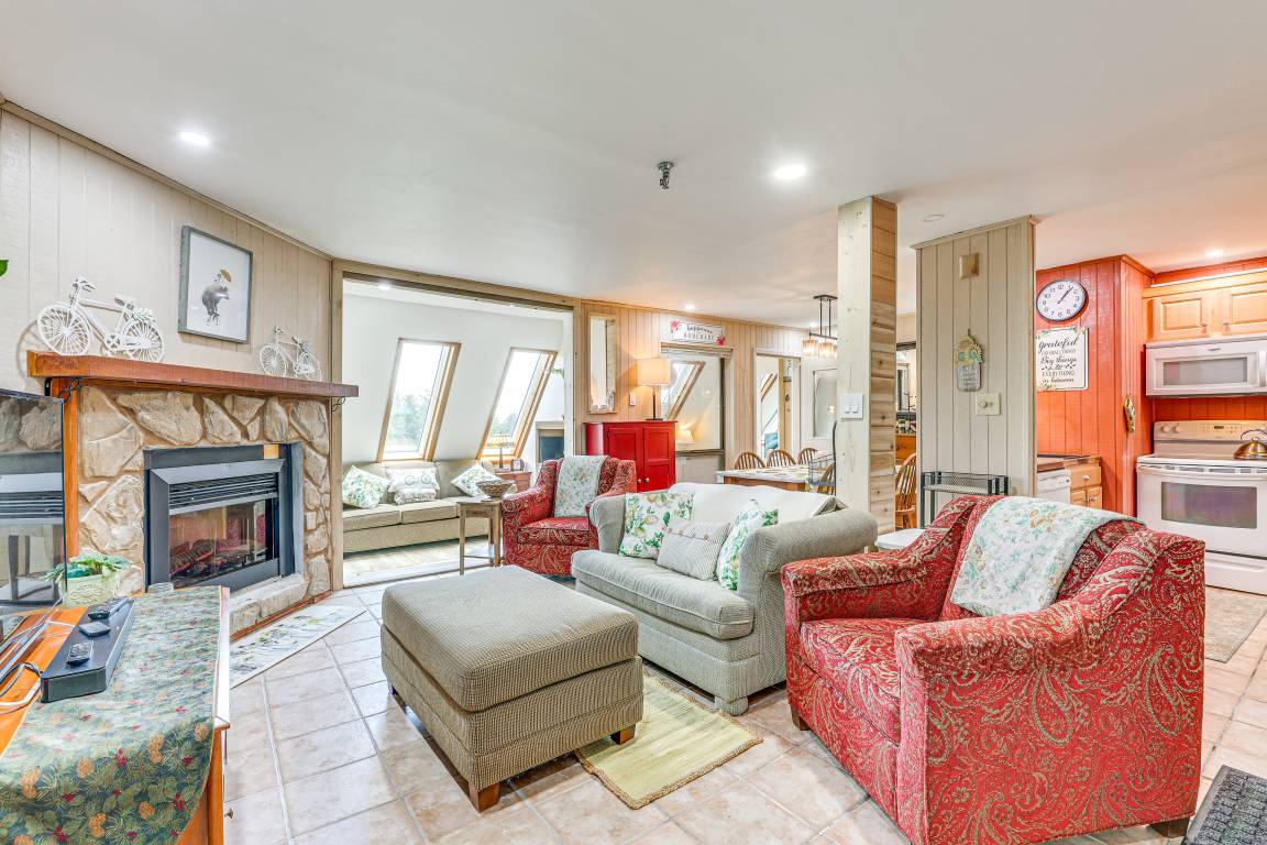 111 M² Apartment ∙ 3 Bedrooms ∙ 7 Guests - Snowshoe, WV