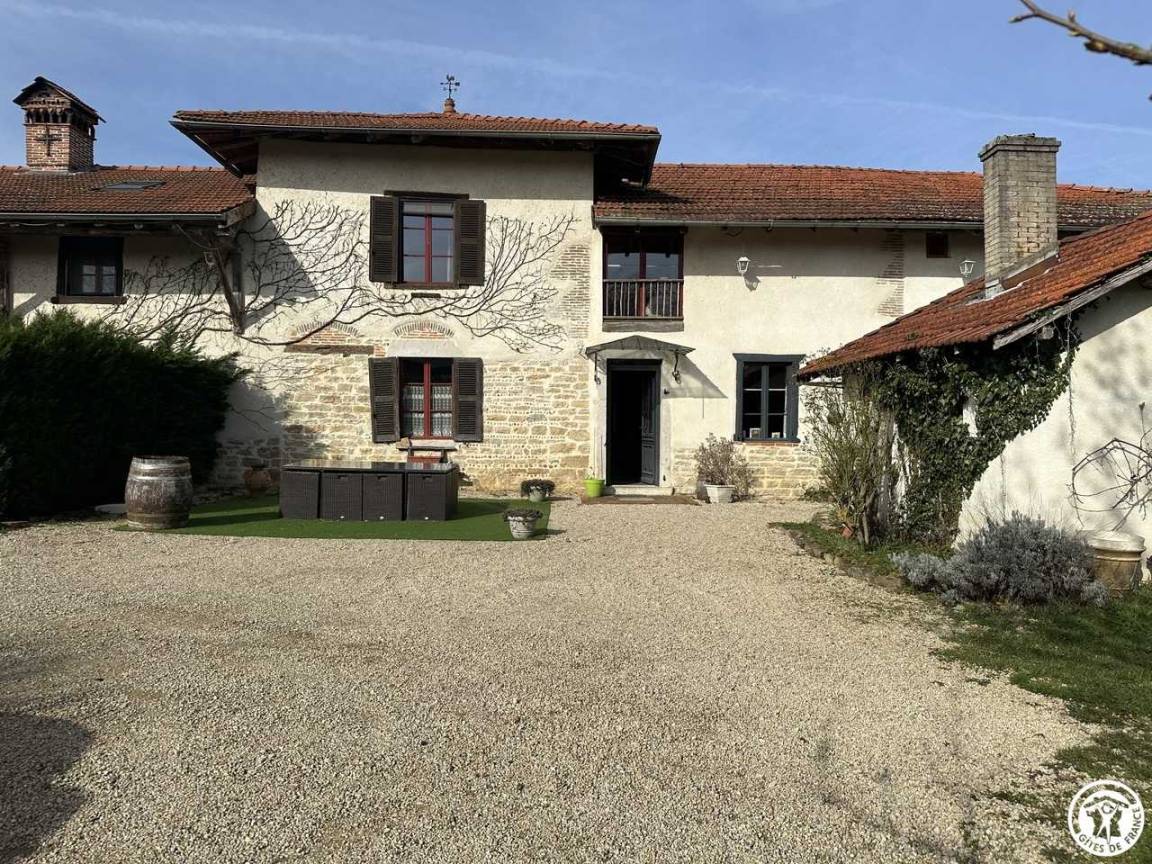 113 M² Gîte ∙ 3 Chambres ∙ 9 Personnes - Montrevel-en-Bresse