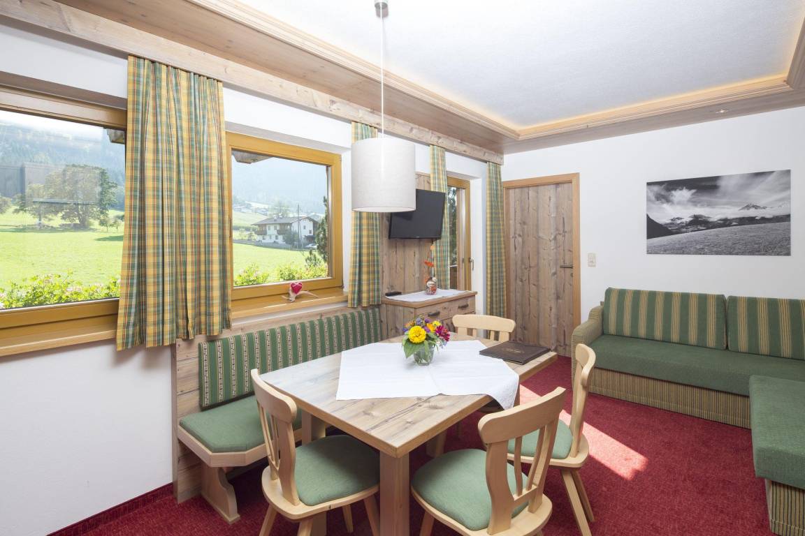 72 M² Apartment ∙ 2 Bedrooms ∙ 6 Guests - Alpbach