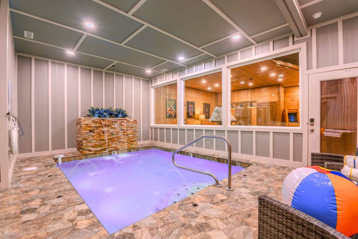 Apartment ∙ 12 Bedrooms ∙ 36 Guests - Sevierville, TN