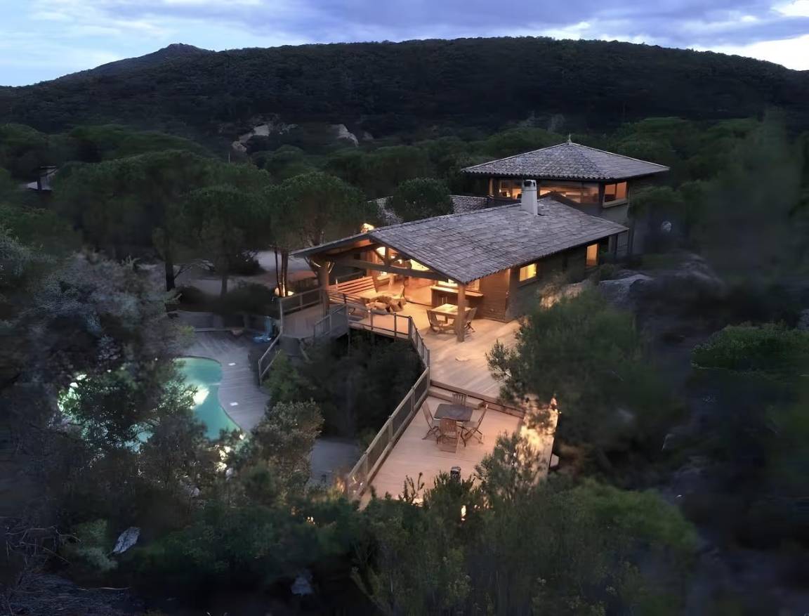 250 M² Gîte ∙ 5 Chambres ∙ 10 Personnes - Lac du Salagou