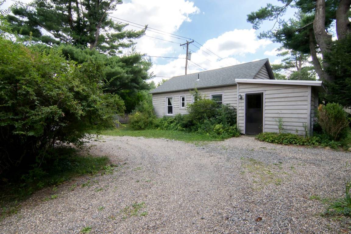 House ∙ 2 Bedrooms ∙ 8 Guests - Rock Hill, NY