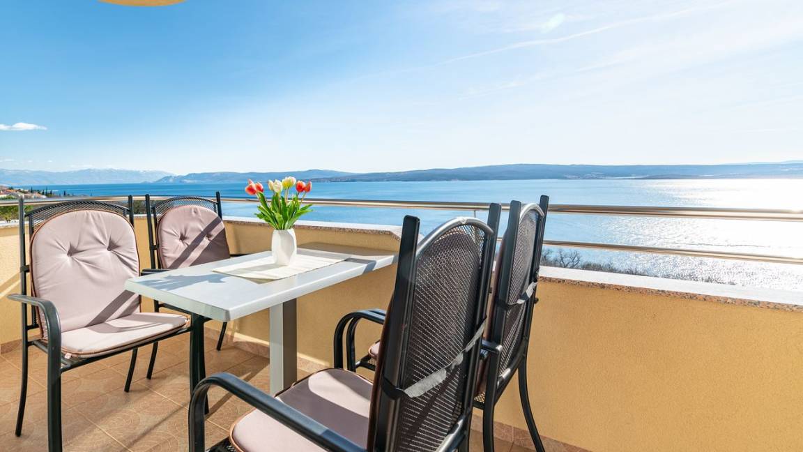68 M² Apartment ∙ 2 Bedrooms ∙ 5 Guests - Crikvenica
