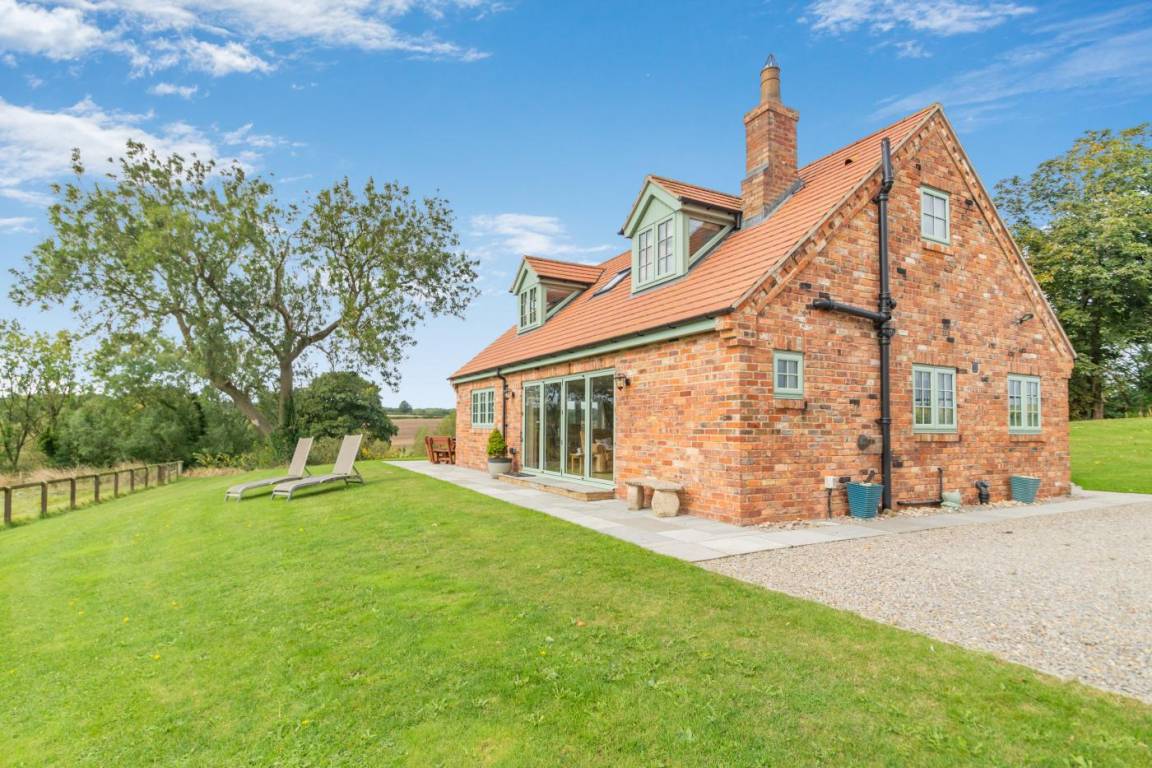 Cottage ∙ 3 Bedrooms ∙ 6 Guests - Darlington