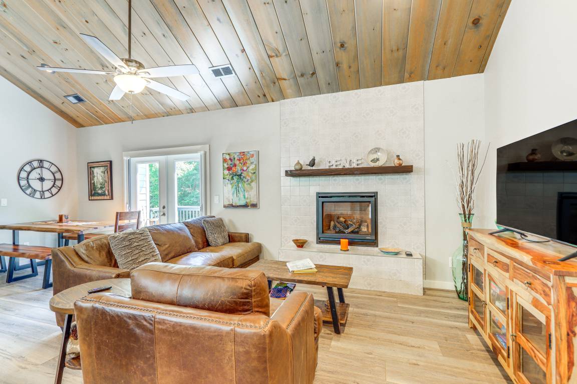 143 M² House ∙ 3 Bedrooms ∙ 6 Guests - Murphy, NC