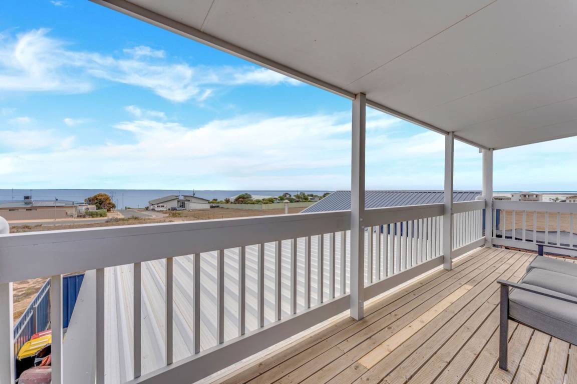 208 M² House ∙ 5 Bedrooms ∙ 13 Guests - Port Victoria