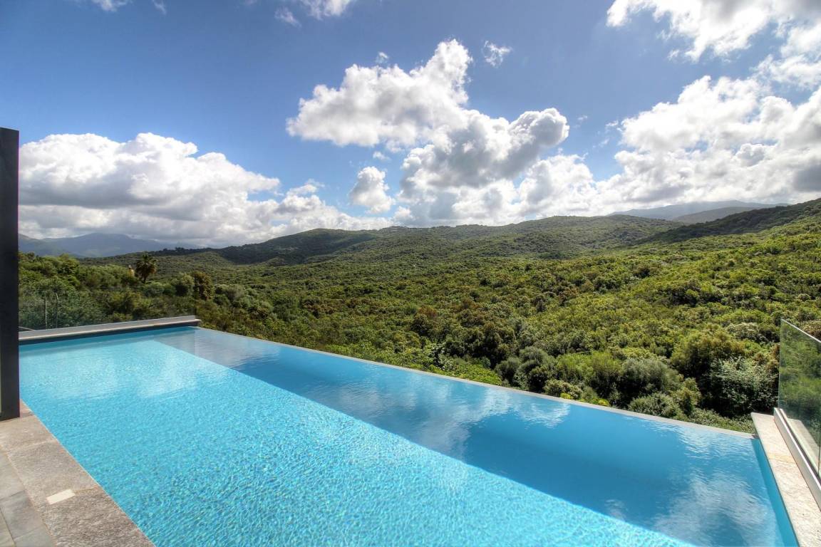 250 M² Gîte ∙ 5 Chambres ∙ 11 Personnes - Ajaccio