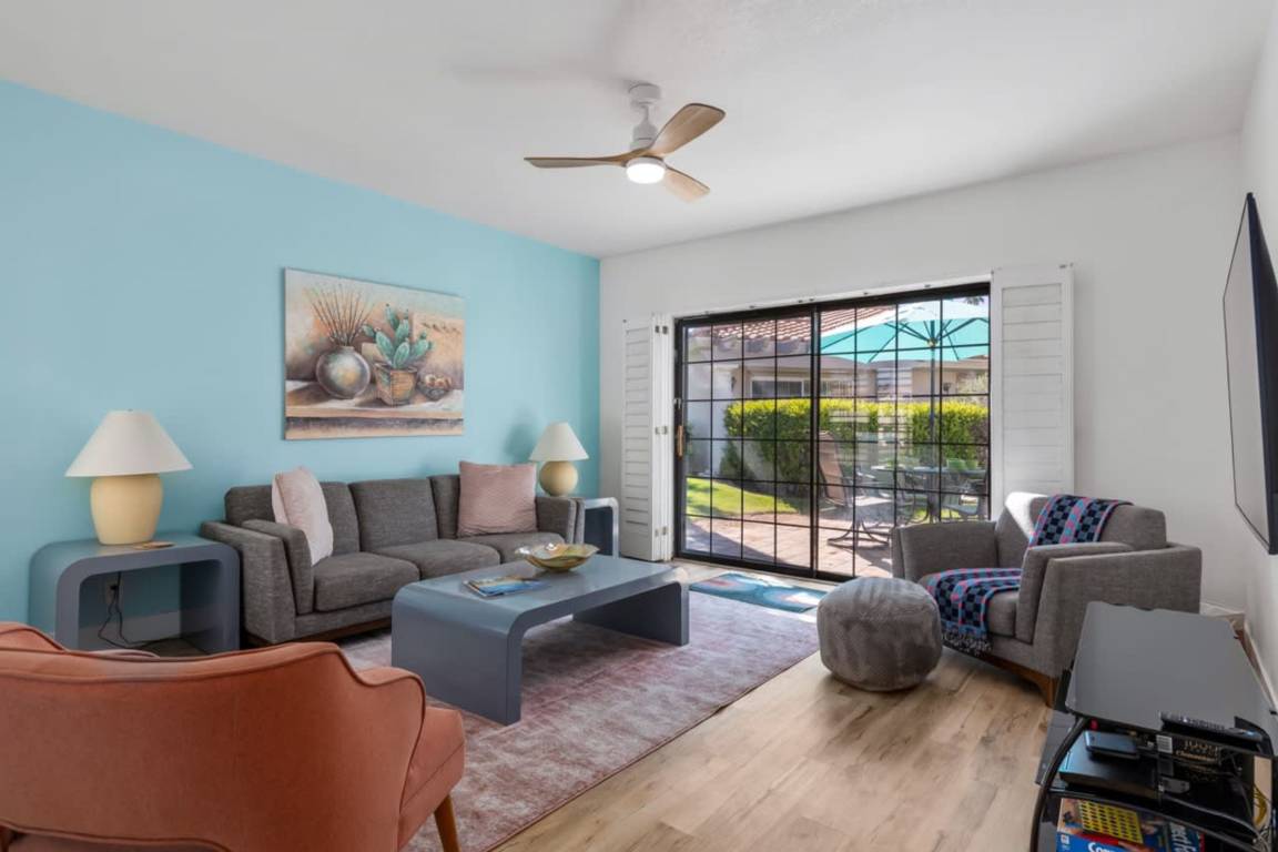 Apartment ∙ 2 Bedrooms ∙ 4 Guests - Palm Springs, CA