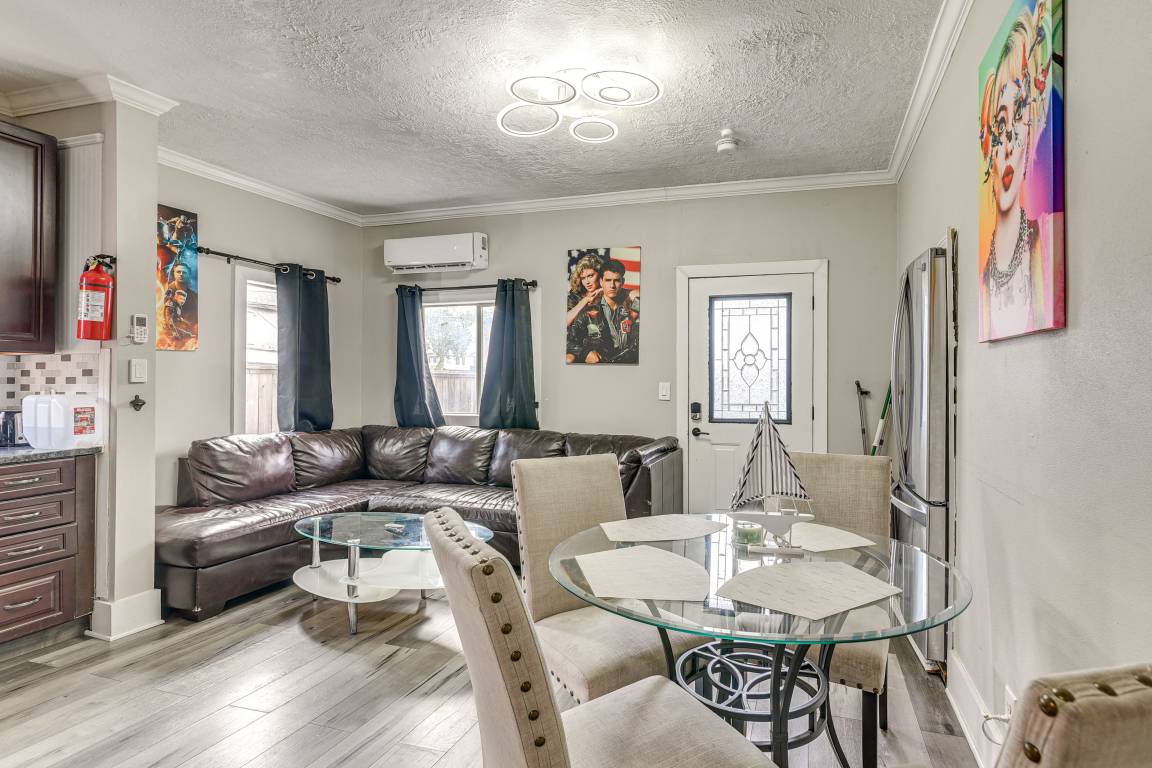 74 M² Ferienwohnung ∙ 1 Schlafzimmer ∙ 4 Gäste - Houston, TX