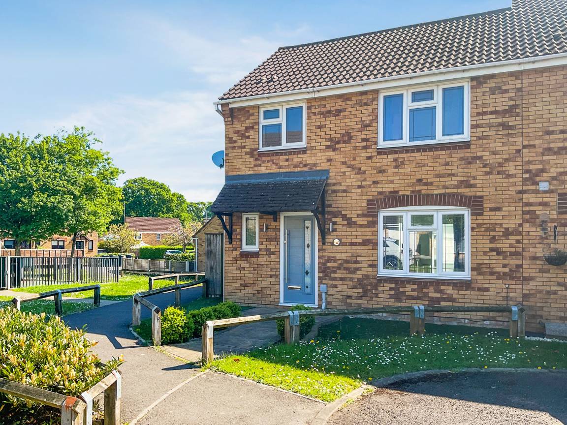 Cottage ∙ 2 Bedrooms ∙ 4 Guests - Bournemouth