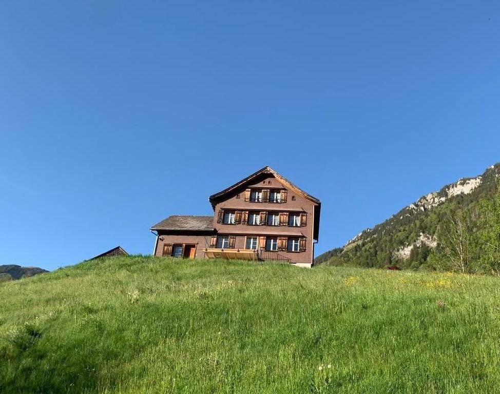 165 M² Ferienhaus ∙ 5 Schlafzimmer ∙ 10 Gäste - Amden