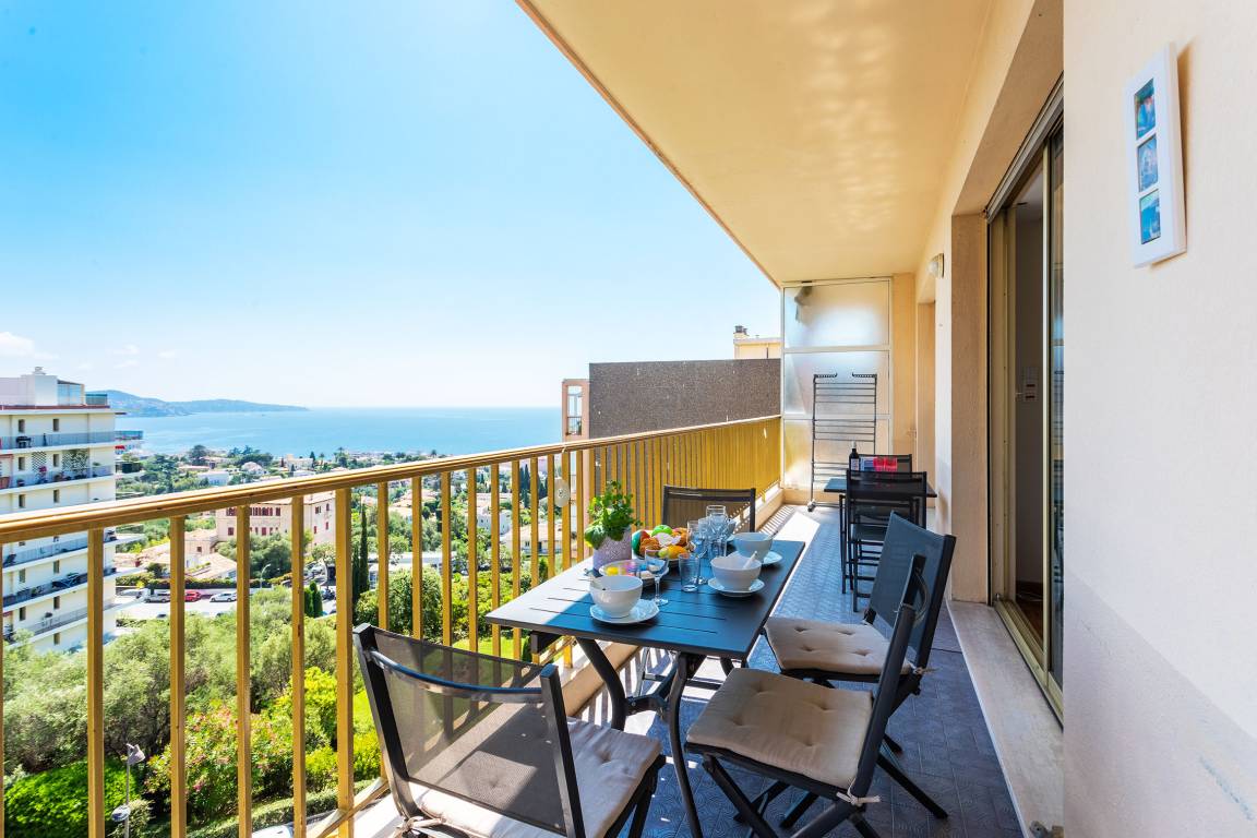 90 M² Appartement ∙ 3 Chambres ∙ 6 Personnes - ibis budget Nice Californie Lenval