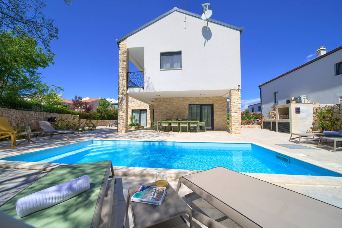 156 M² Villa ∙ 4 Slaapkamers ∙ 10 Gasten - Krk