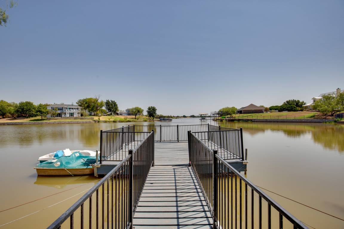 276 M² House ∙ 6 Bedrooms ∙ 14 Guests - Granbury, TX