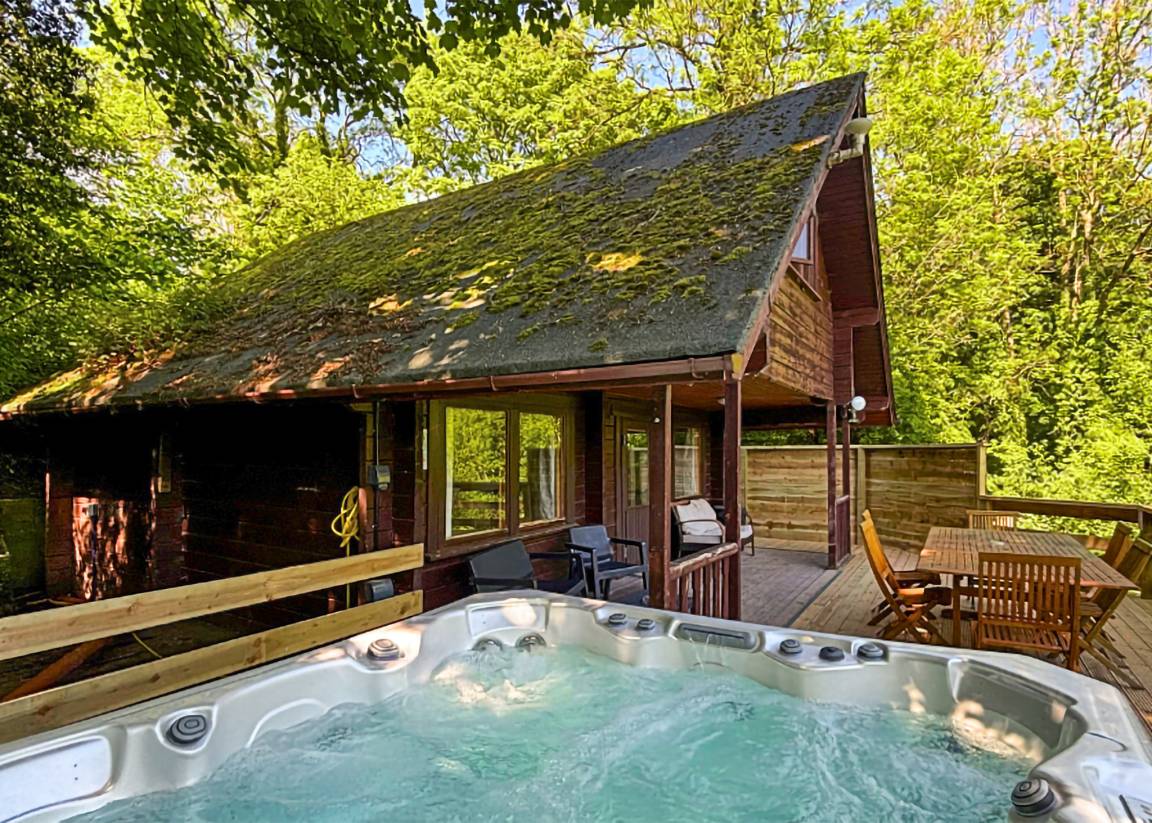 Chalet ∙ 3 Bedrooms ∙ 6 Guests - Wales