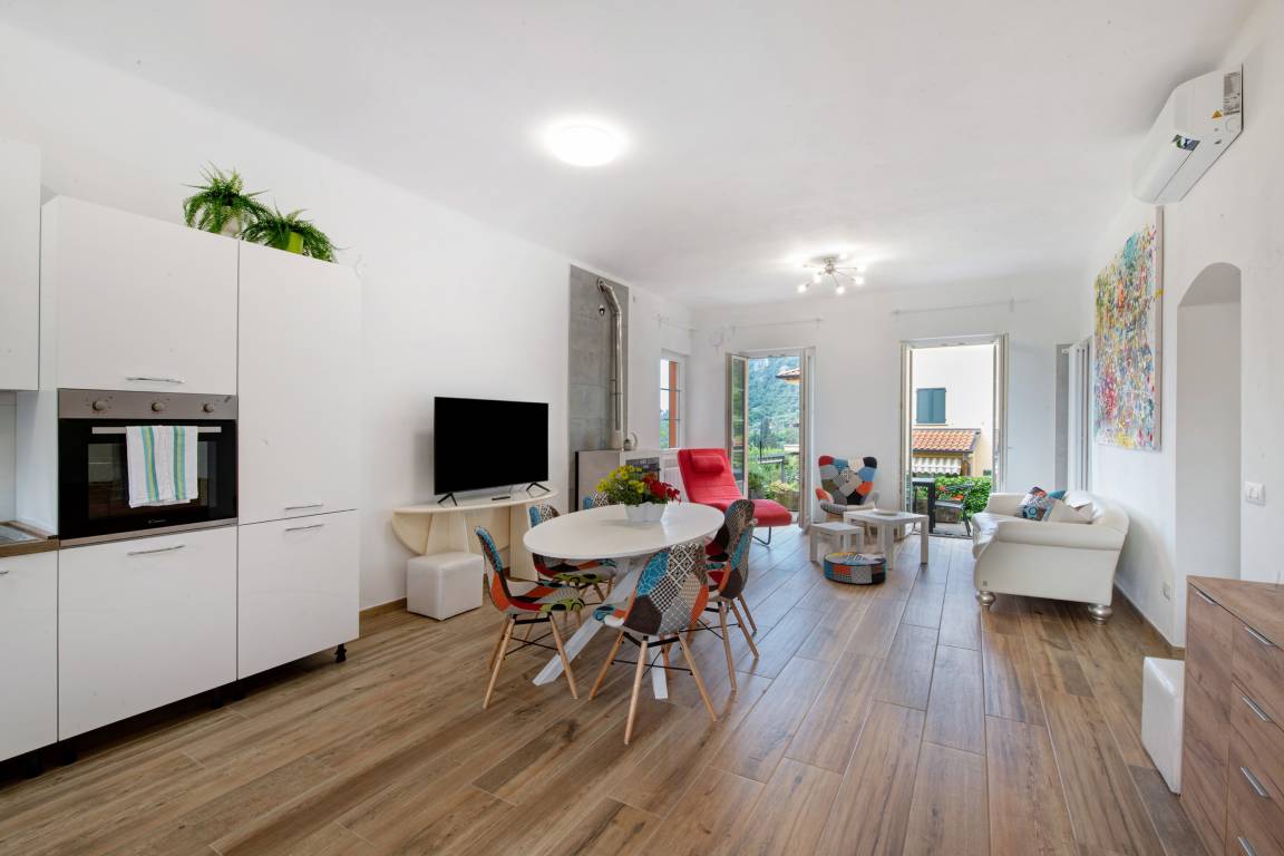 90 M² Apartment ∙ 2 Bedrooms ∙ 8 Guests - Menaggio