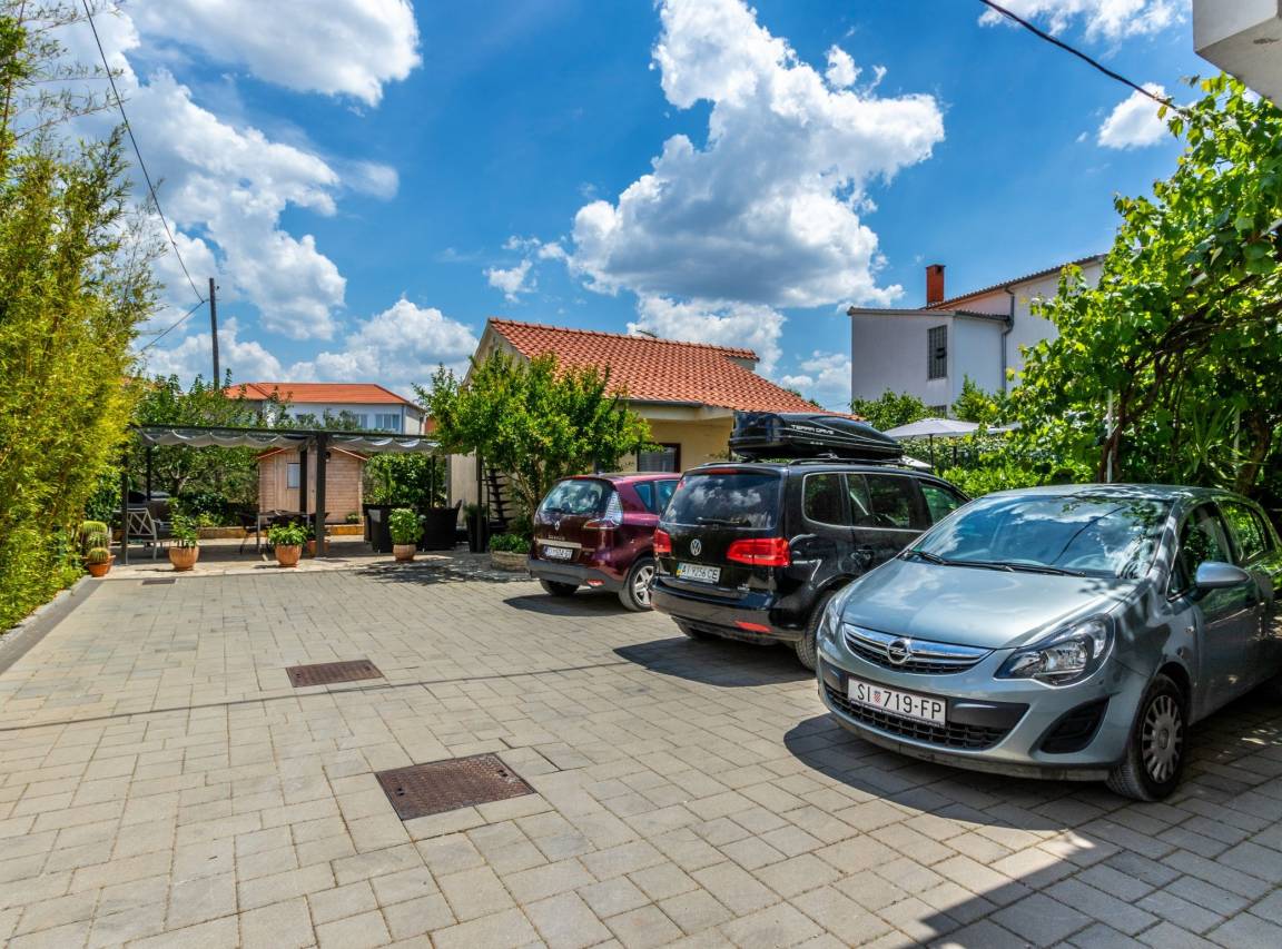 55 M² Ferienhaus ∙ 2 Schlafzimmer ∙ 4 Gäste - Šibenik