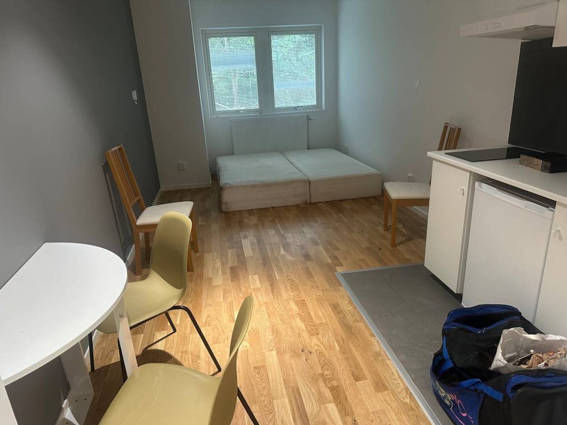 18 M² Apartment ∙ 1 Bedroom ∙ 1 Guest - Solna